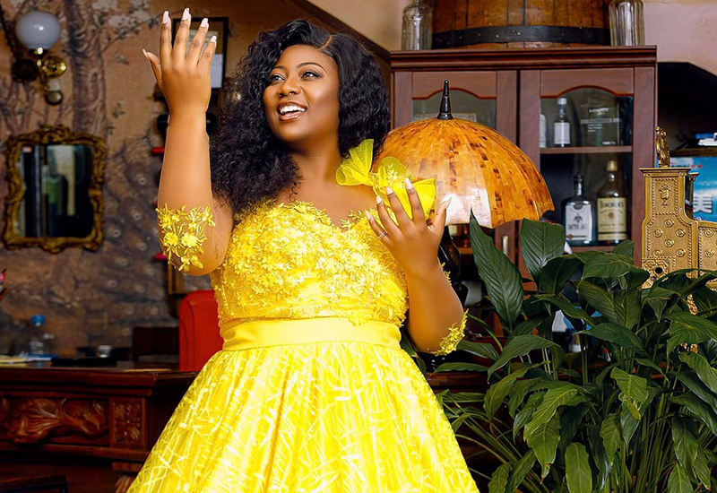 Witnessing police officer confesses affection for Mamombe in court, as ...