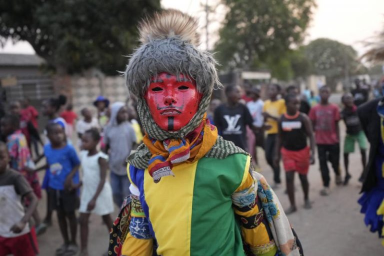 Gule Wamkulu: Feared secretive, ritualistic society of dancers tries to ...