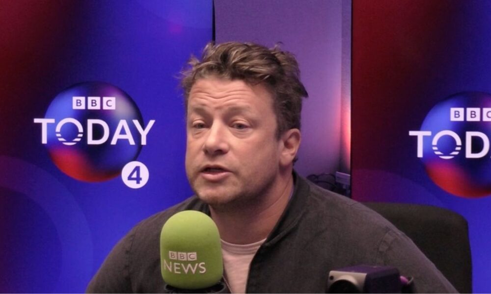 Jamie Oliver Calls For All Kids To Get Free School Meals Jamie Oliver Calls For All Kids To Get Free School Meals