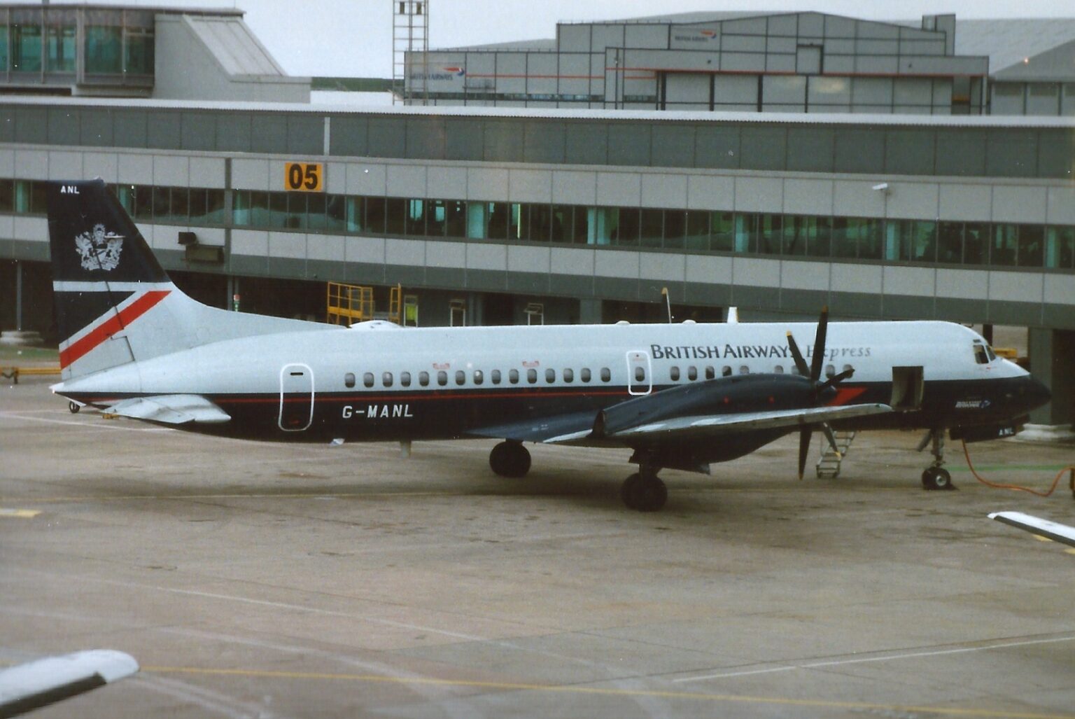 Here’s 30 nostalgic photographs of Manchester in the 1990s