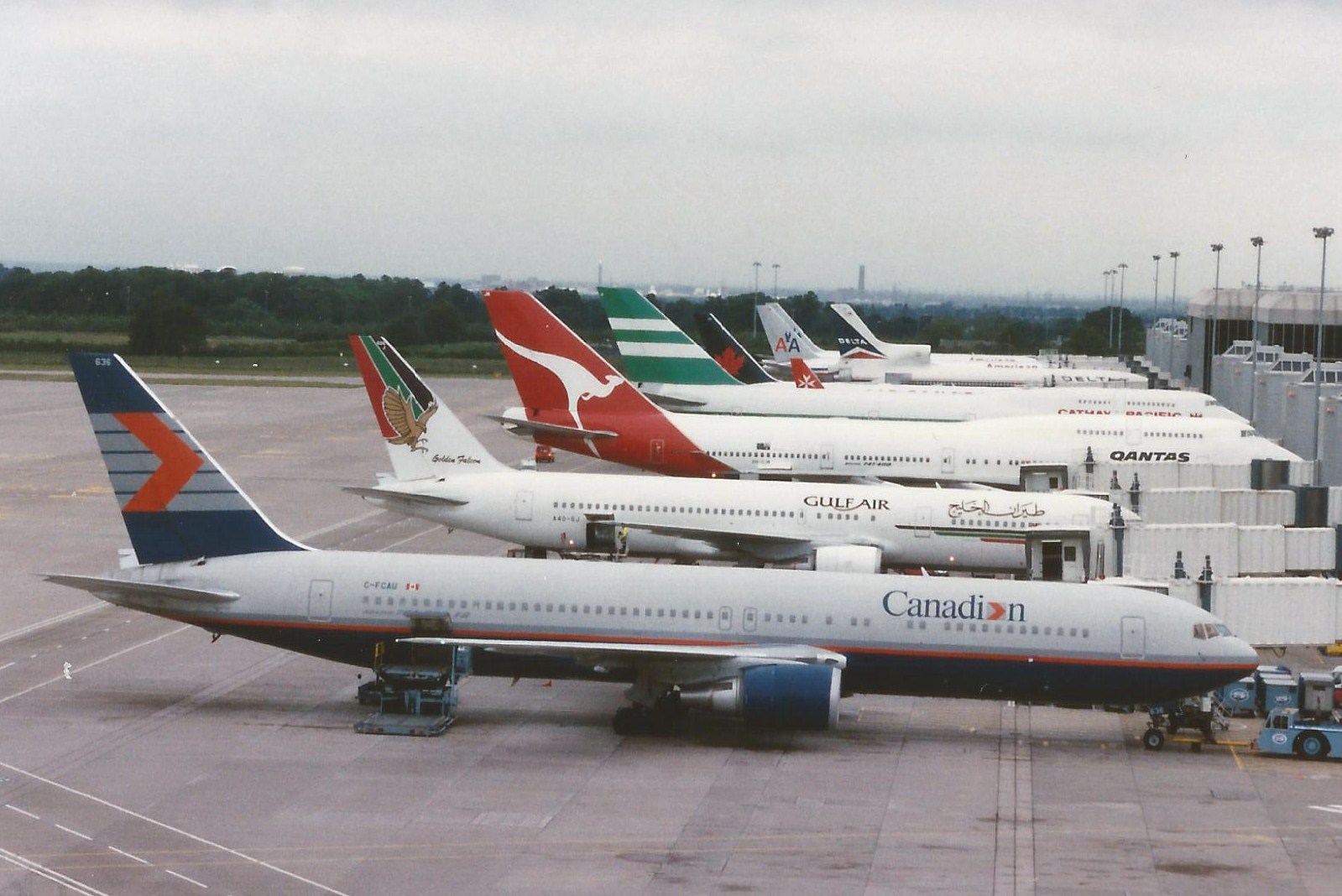 Here’s 30 nostalgic photographs of Manchester in the 1990s