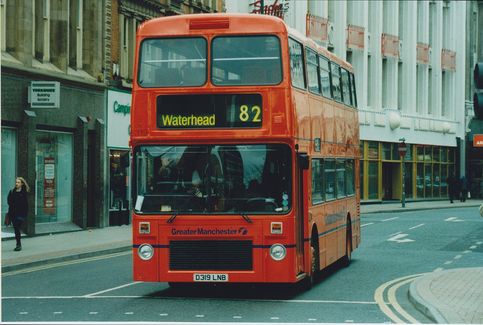 Here’s 30 nostalgic photographs of Manchester in the 1990s