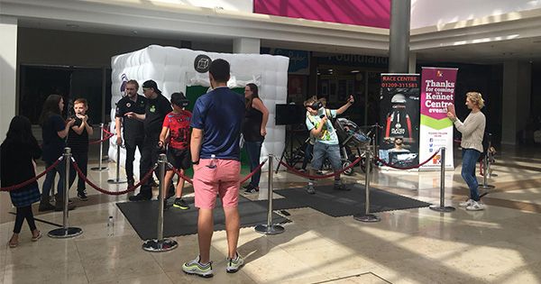 Mall-goers Experience VR First Hand | Scarlett Entertainment News