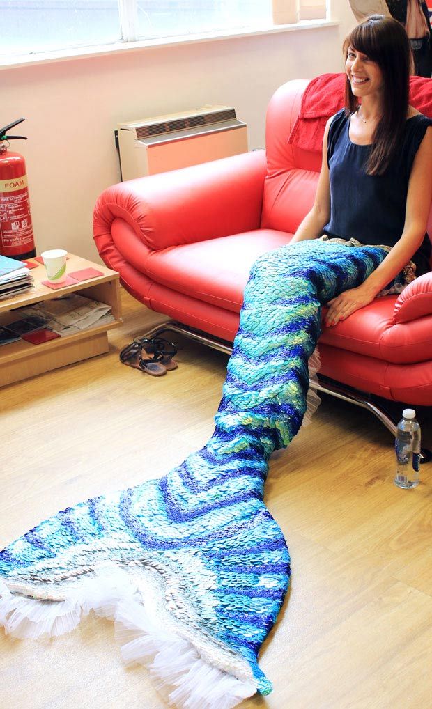 Mermaid Performer For Events - Hire Underwater Themed Entertainment ...