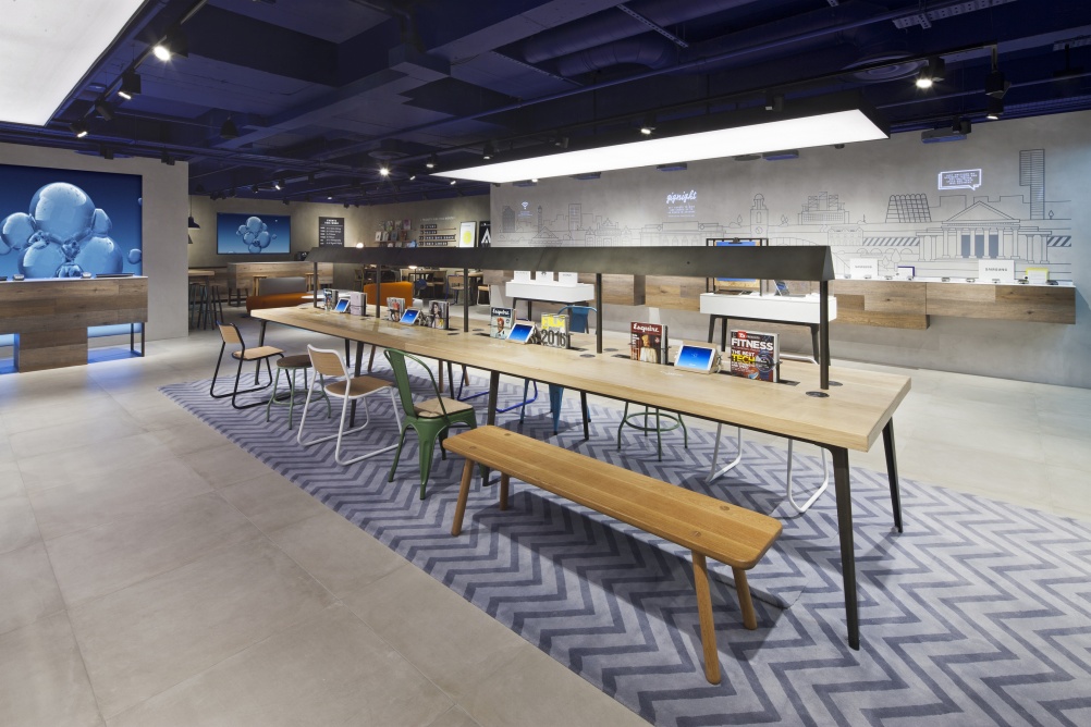 O2 launches new interactive store concept - Design Week